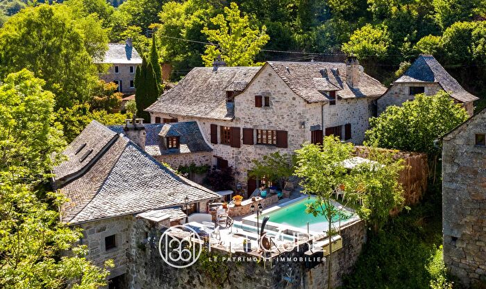 Maison à vendre - Le Nayrac - 10 pièces - 6 chambres