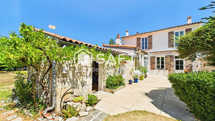 Maison à vendre - Aigrefeuille-dAunis - 7 pièces - 5 chambres