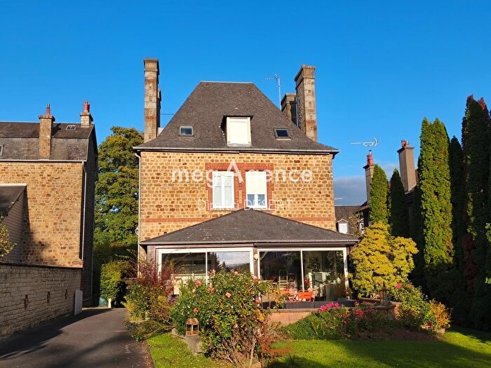 Maison à vendre - Saint-Georges-des-Groseillers - 10 pièces - 6 chambres