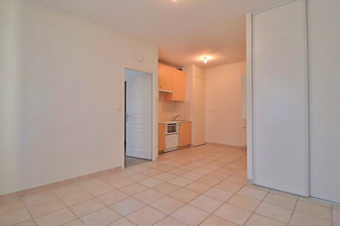 Appartement à louer - Troyes, Saint-Martin - 2 pièces - 1 chambre