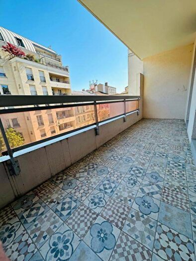 République, Puteaux : Appartement 3 pièces à louer