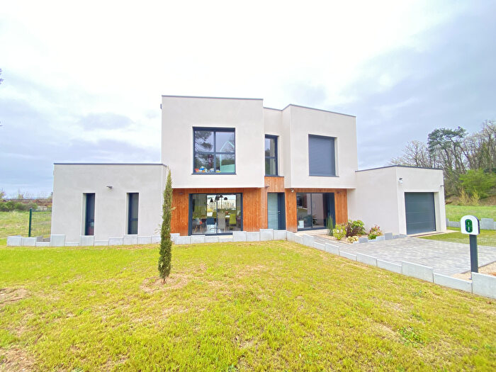 Maison à vendre - Saint-Hilaire-Saint-Florent, Saint-Hilaire - 5 pièces - 4 chambres