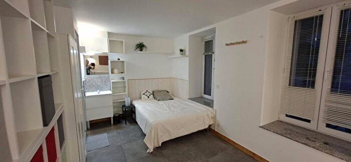 Appartement à louer - Centre Est-Village, Trappes - 1 pièce