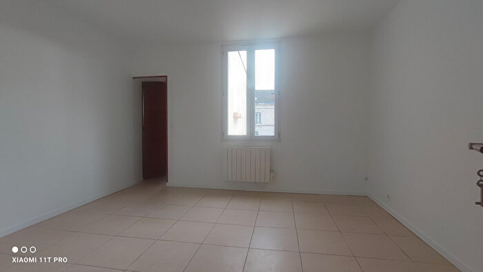 Appartement à louer - Montataire, Bas de la ville - 2 pièces - 1 chambre