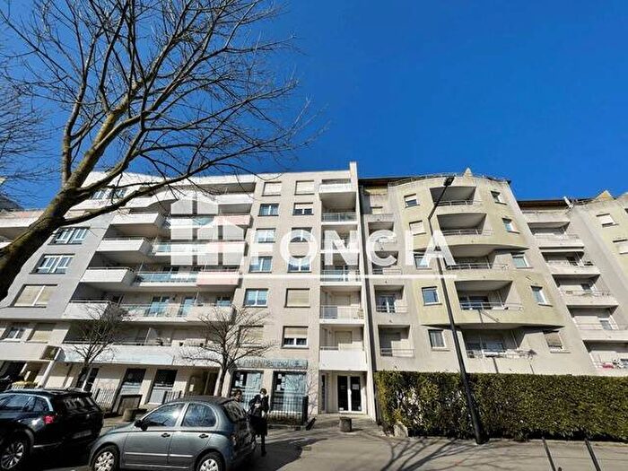 Appartement à louer - Fauconnet, Dijon - 3 pièces - 2 chambres