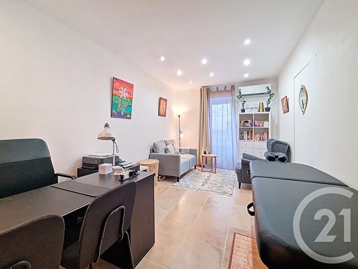 Maison à vendre - Mouriès - 5 pièces - 4 chambres