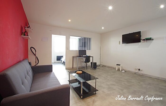 Appartement à vendre - Poitiers, Centre-ville - 2 pièces - 1 chambre