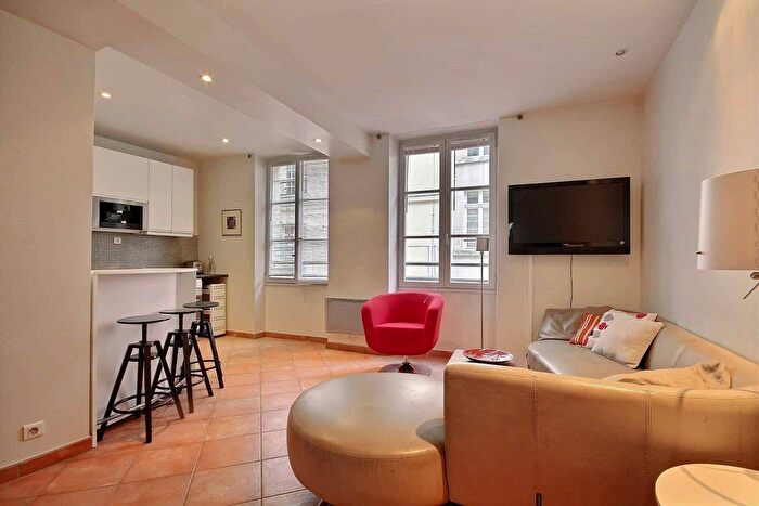 Appartement à louer - Sainte Avoie, Paris ème - 1 pièce