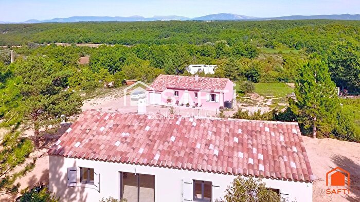 Maison à vendre - Montmeyan - 5 pièces - 3 chambres