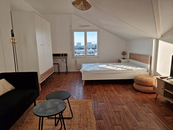 Appartement 1 pièce à Angers, Roseraie, à louer