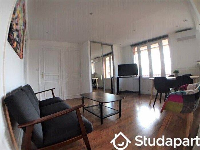 Appartement à louer - Bonnevay, La Soie, Les Brosses, Villeurbanne - 1 pièce - 3 chambres