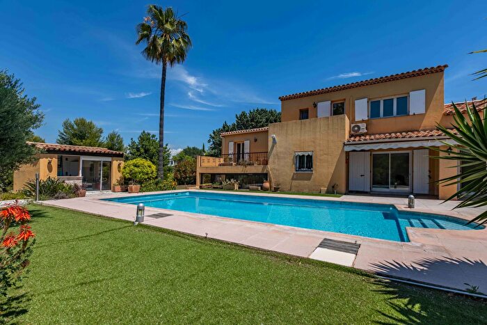 Maison 7 pièces à vendre à Saint-Laurent-du-Var, Tuilière, Sainte-Petronille, Les Crottes, Tour, Iscles