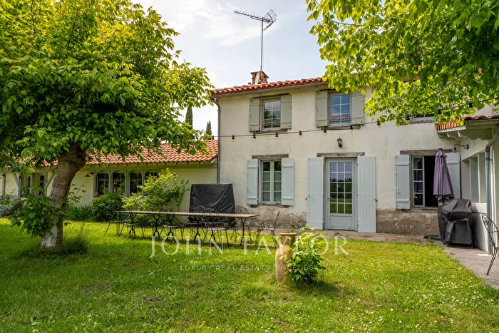 Parentis-en-Born : Maison 8 pièces à vendre