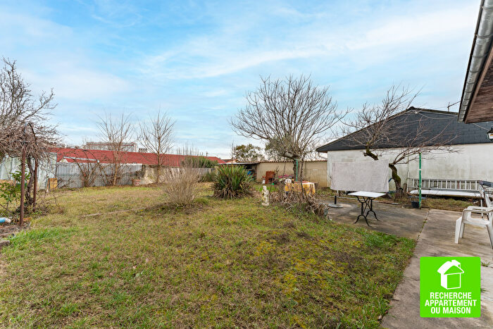 Maison à vendre - Vénissieux, Saint-Exupéry - 3 pièces - 2 chambres