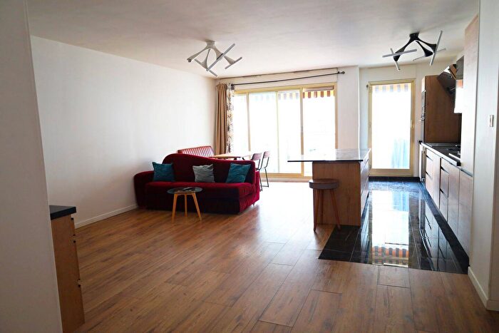 Appartement 3 pièces à louer à Le Port, Nice