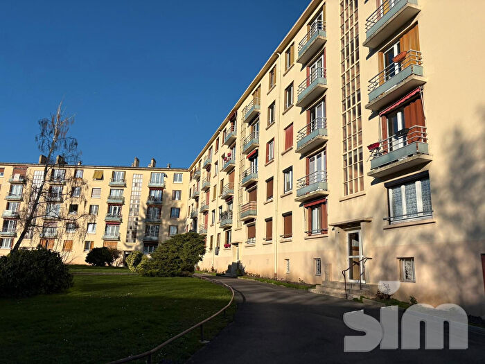 Appartement à vendre - Chelles, Centre-ville, Gare, Abbesses - 4 pièces - 2 chambres