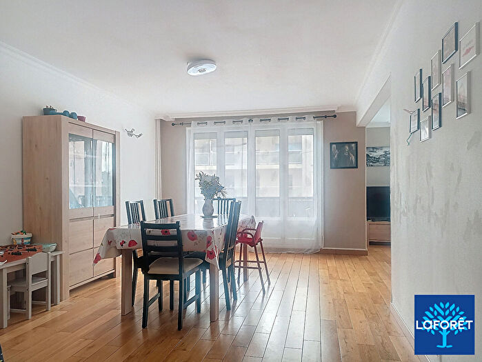 Appartement à vendre - Neuilly-sur-Marne, Fauvettes Sud - 5 pièces - 3 chambres