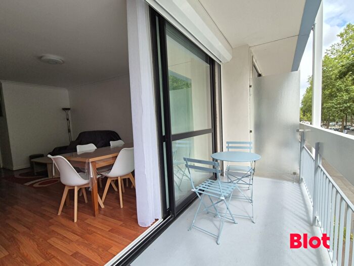 Appartement à louer - Quartiers Nord-Ouest, Villejean - 3 pièces - 2 chambres