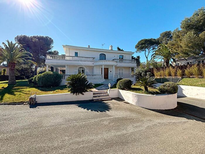 Maison à vendre - Saint-Raphaël, Boulouris - 7 pièces - 5 chambres