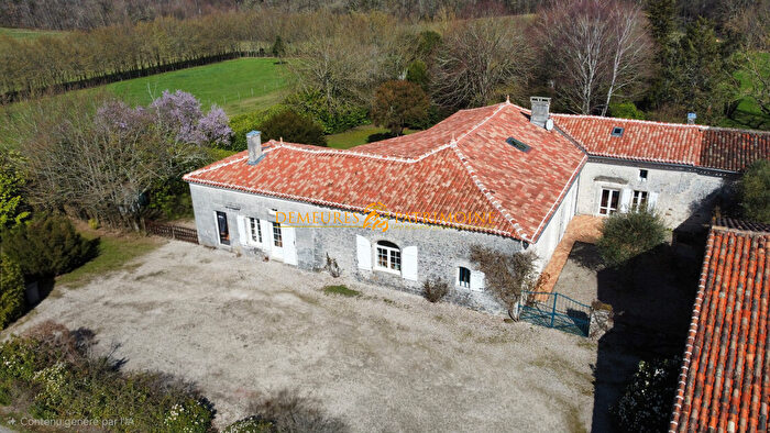 Maison à vendre - Voulgézac - 6 pièces - 4 chambres