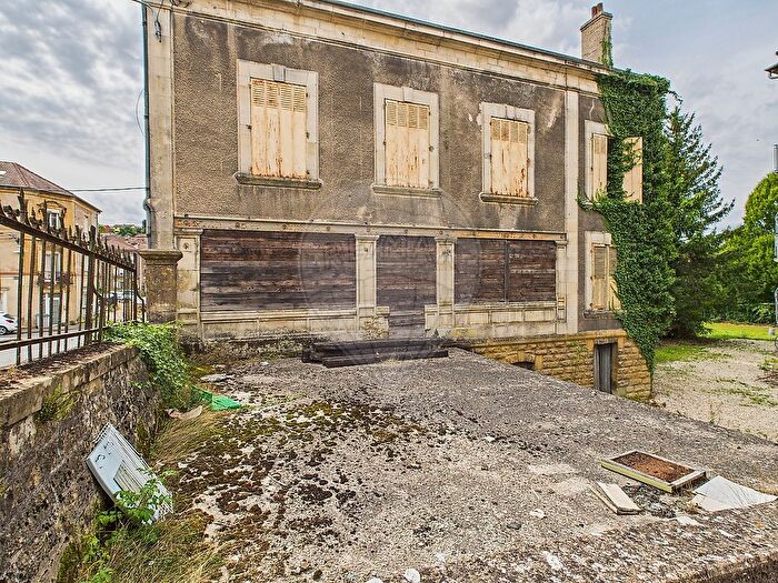 Maison à vendre - Longuyon - 10 pièces - 4 chambres