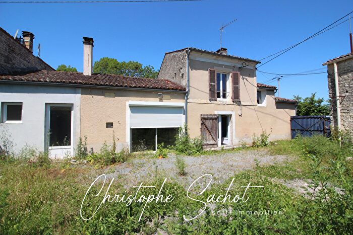 Maison 5 pièces à D uil-sur-le-Mignon, Doeuil-sur-le-Mignon, à vendre