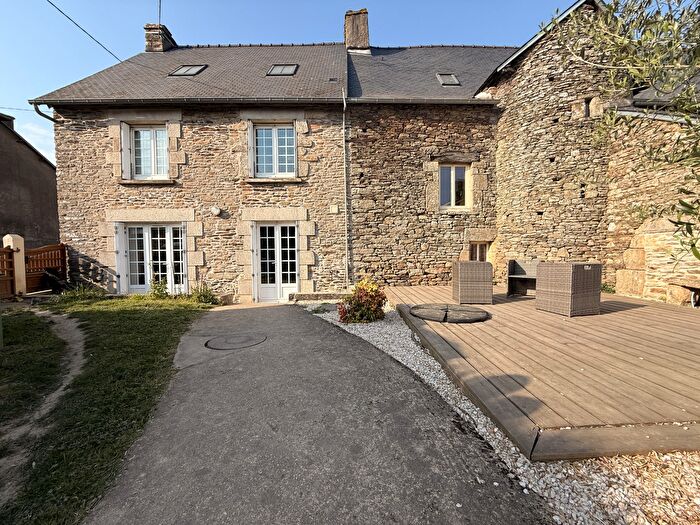 Maison à vendre - Saint-Servant - 5 pièces - 3 chambres