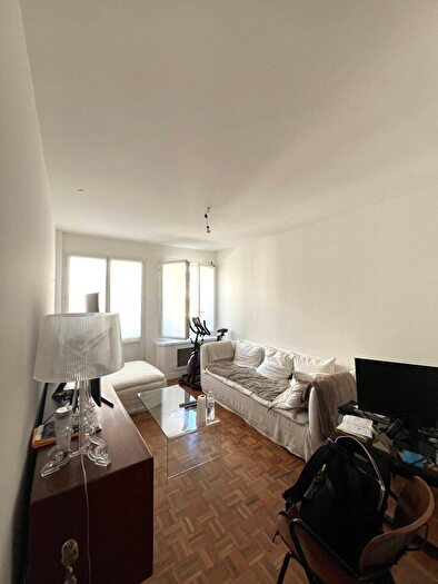 Appartement à louer - Porte Dauphine, Paris ème arrondissement - 3 pièces - 2 chambres