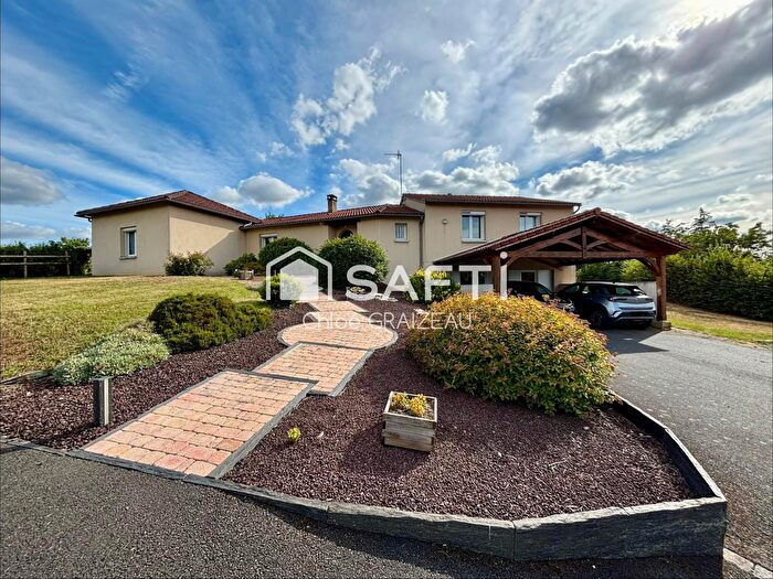 Maison 6 pièces à Bressuire, Centre-ville, à vendre