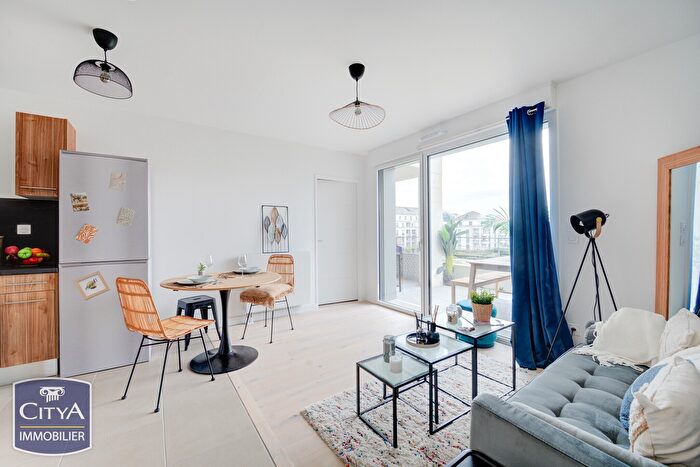 Appartement à vendre - Saint-Cyr-sur-Loire, La Ménardière - 3 pièces - 2 chambres