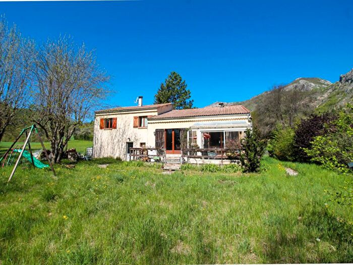 Séderon : Maison 6 pièces à vendre