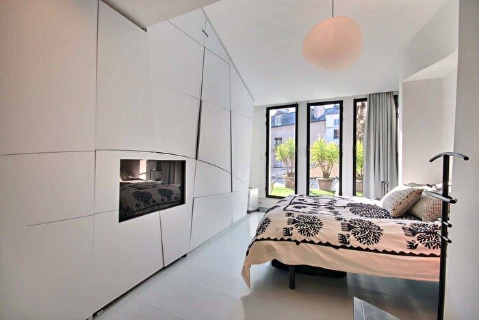 Appartement à louer - Archives, Paris ème arrondissement - 3 pièces - 3 chambres