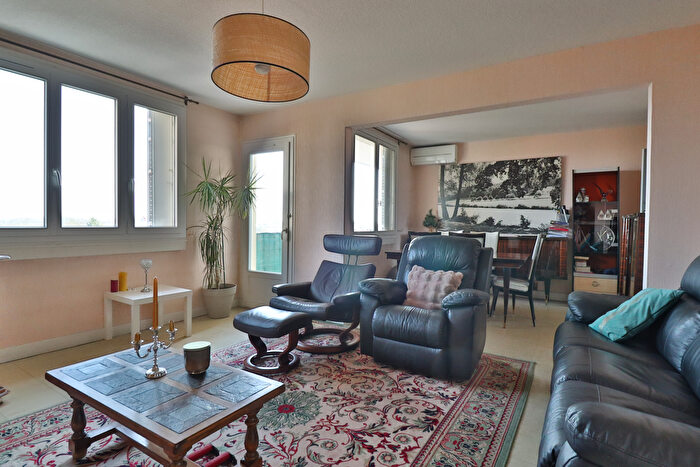 Appartement à vendre - Troyes, Saint-Martin - 4 pièces - 2 chambres