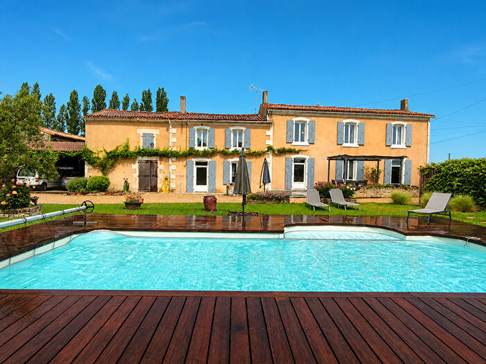 Courçon : Maison 7 pièces à vendre