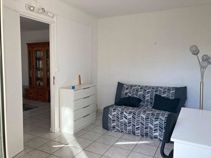 Appartement à louer - Val Saint-André, Arc, La Torse, Aix-en-Provence - 1 pièce