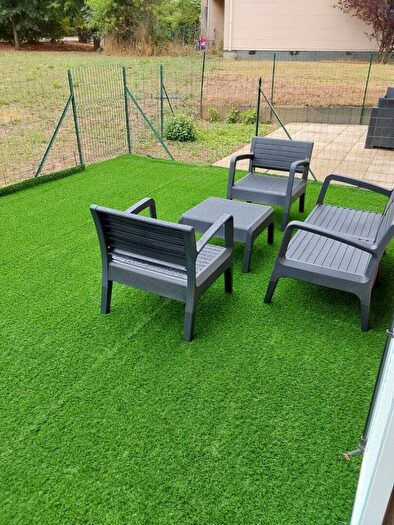 Appartement à louer - Quincias, Villefontaine - 2 pièces - 1 chambre