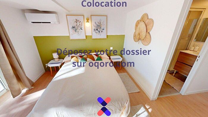 Maison à louer - Bron Centre-Le Rafour - 17 pièces - 16 chambres