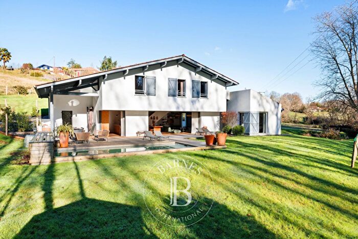 Maison à vendre - Bassussarry - 6 pièces - 4 chambres