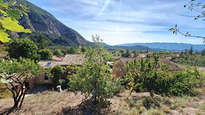 Châtillon-en-Diois : Maison 4 pièces à vendre