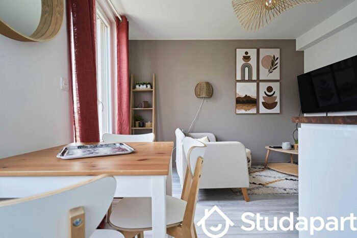 Appartement à louer - Cathédrale, Troyes - 1 pièce - 2 chambres