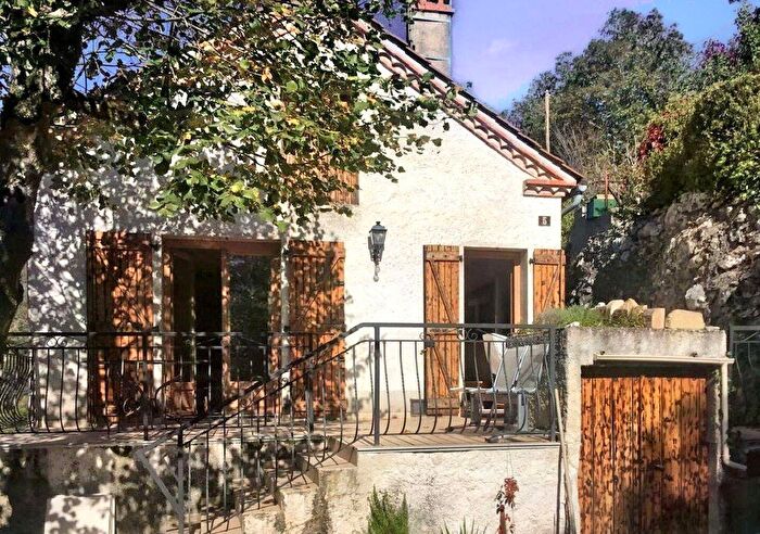 Maison à louer - Saint-Pierre-Lafeuille - 4 pièces - 3 chambres