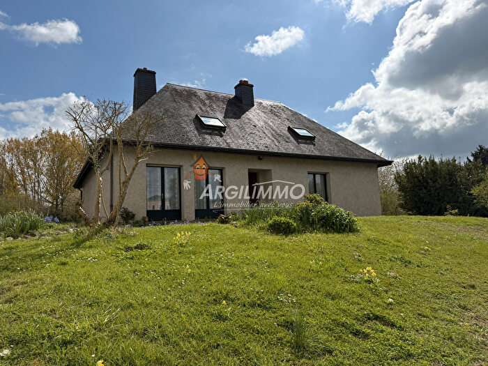 Maison à vendre - Bessé-sur-Braye - 6 pièces - 5 chambres