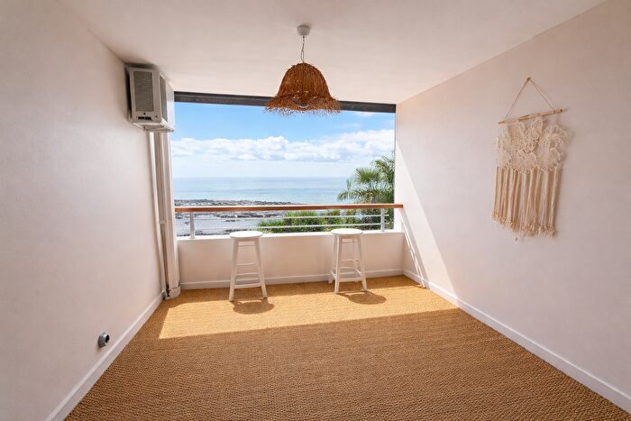 Appartement à vendre - Saint-Denis, Bellepierre - 2 pièces - 1 chambre