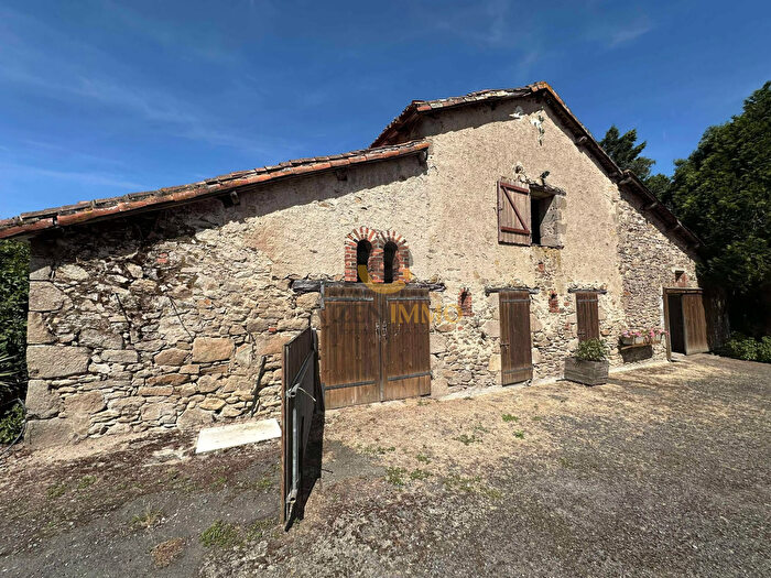 Maison 12 pièces à vendre à Bressuire, Breuil-Chaussée