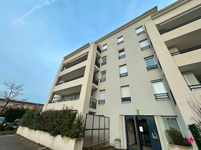 Appartement à louer - Meyzieu, Centre-ville - 3 pièces - 2 chambres