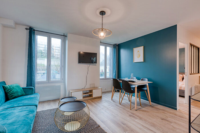 Appartement à louer - Corbeil-Essonnes, Nacelle, Papeterie - 2 pièces - 2 chambres