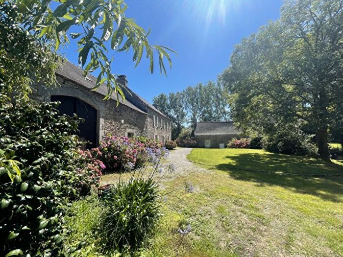 Maison à vendre - Ploéven - 7 pièces - 4 chambres