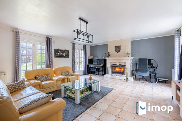 Maison à vendre - Thoiry - 7 pièces - 5 chambres