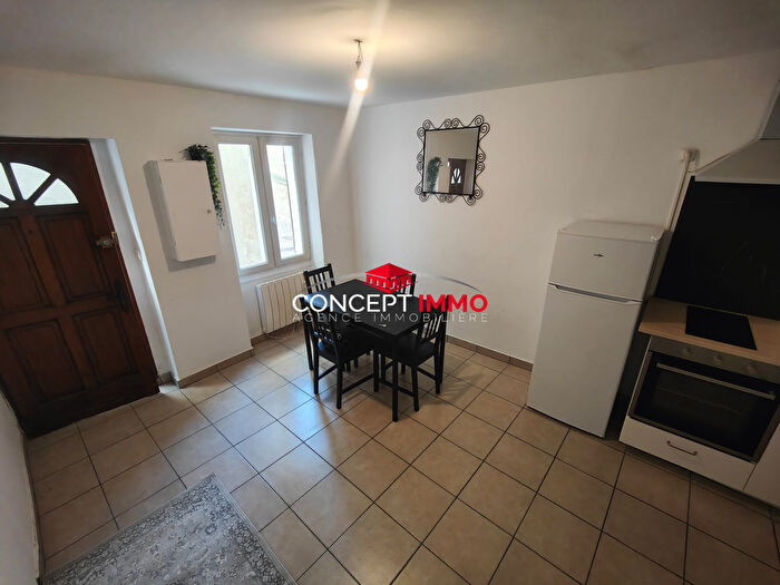 Maison à louer - Belgentier - 2 pièces - 1 chambre