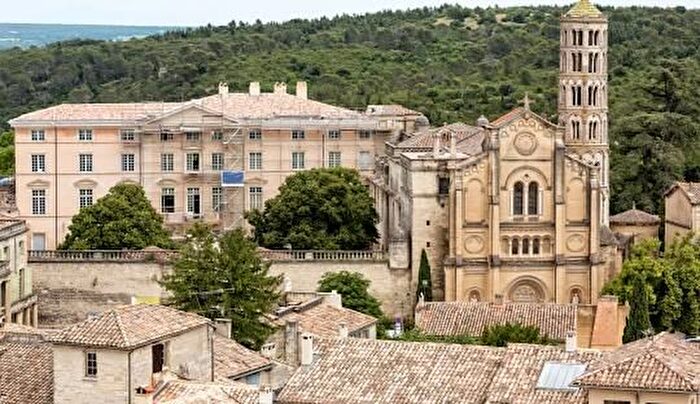 Appartement à vendre - Uzès - 2 pièces - 1 chambre